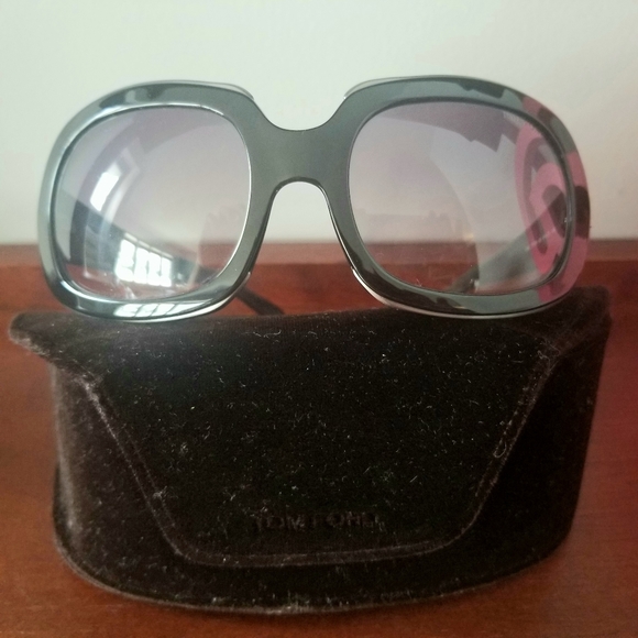 Tom Ford | Accessories | Authentic Tom Ford Lisa Sunglasses | Poshmark